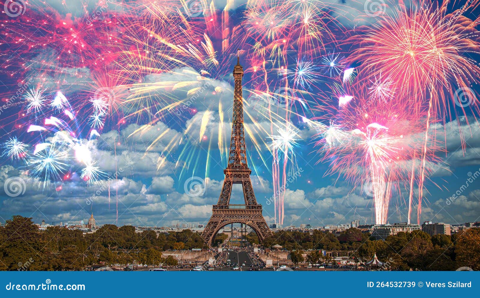 Fireworks Over the Eiffel Tower New Year in Paris Stock Image - Image ...
