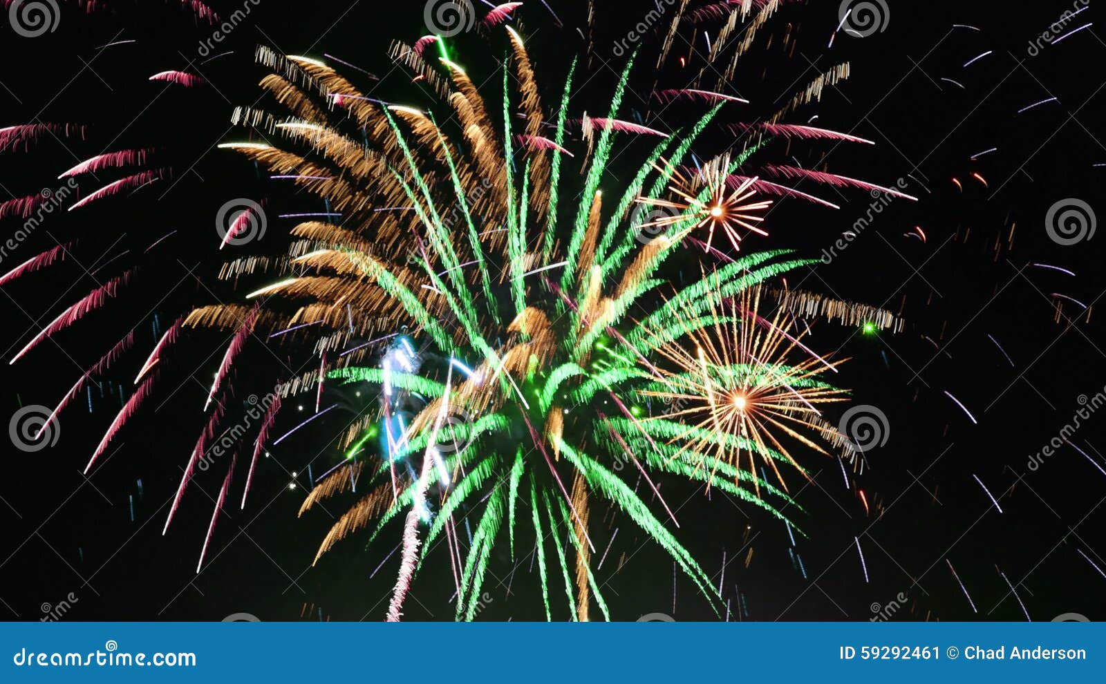 Fireworks Show - Sharp Vibrant Clean LOOP Stock Video - Video of ...