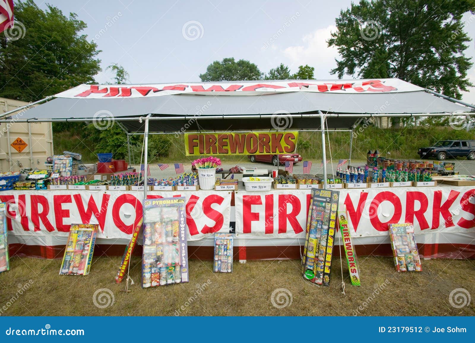 Fireworks stand editorial photography. Image of states - 23179512