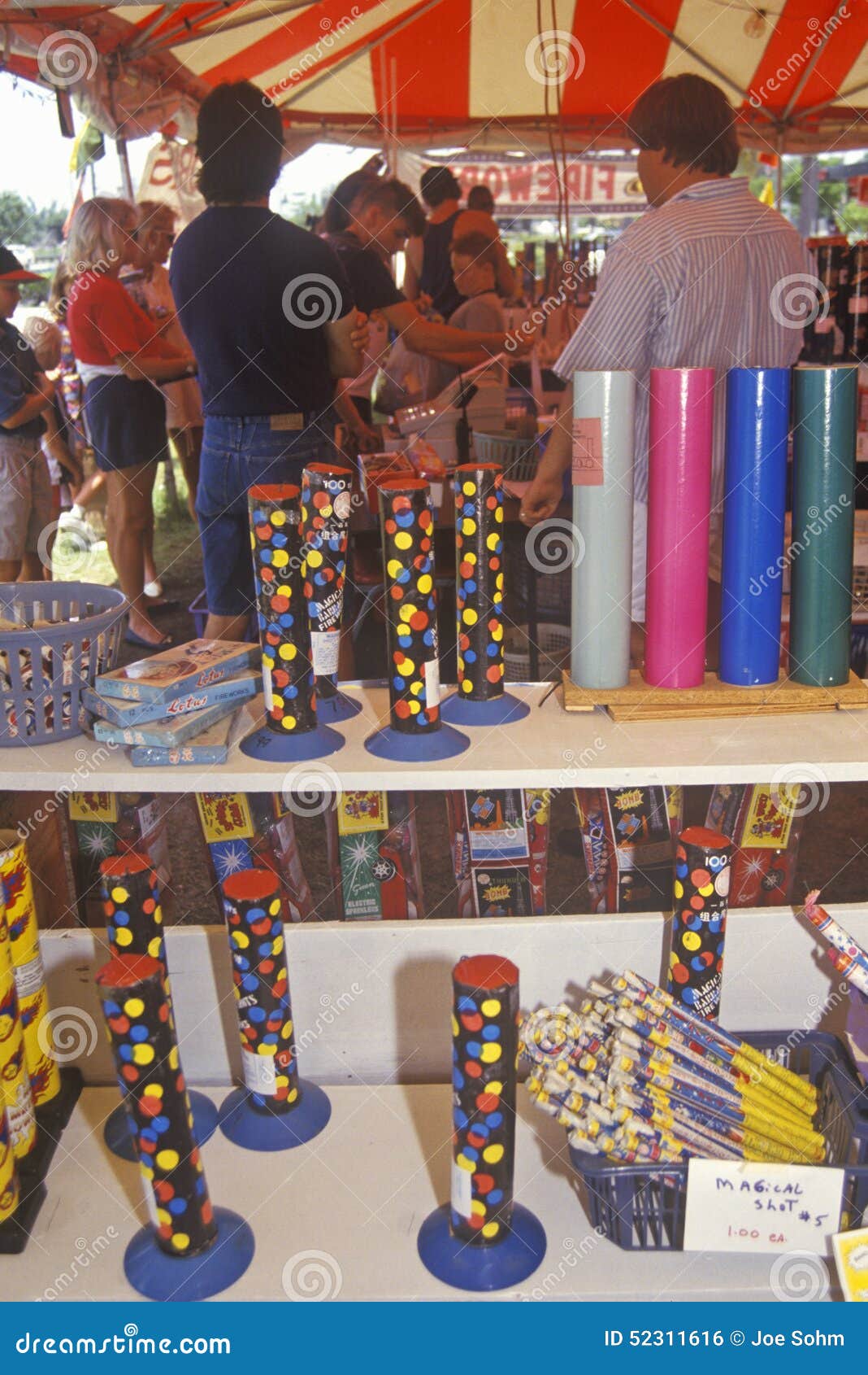 Fireworks Stand, Florida editorial photo. Image of fireworks - 52311616