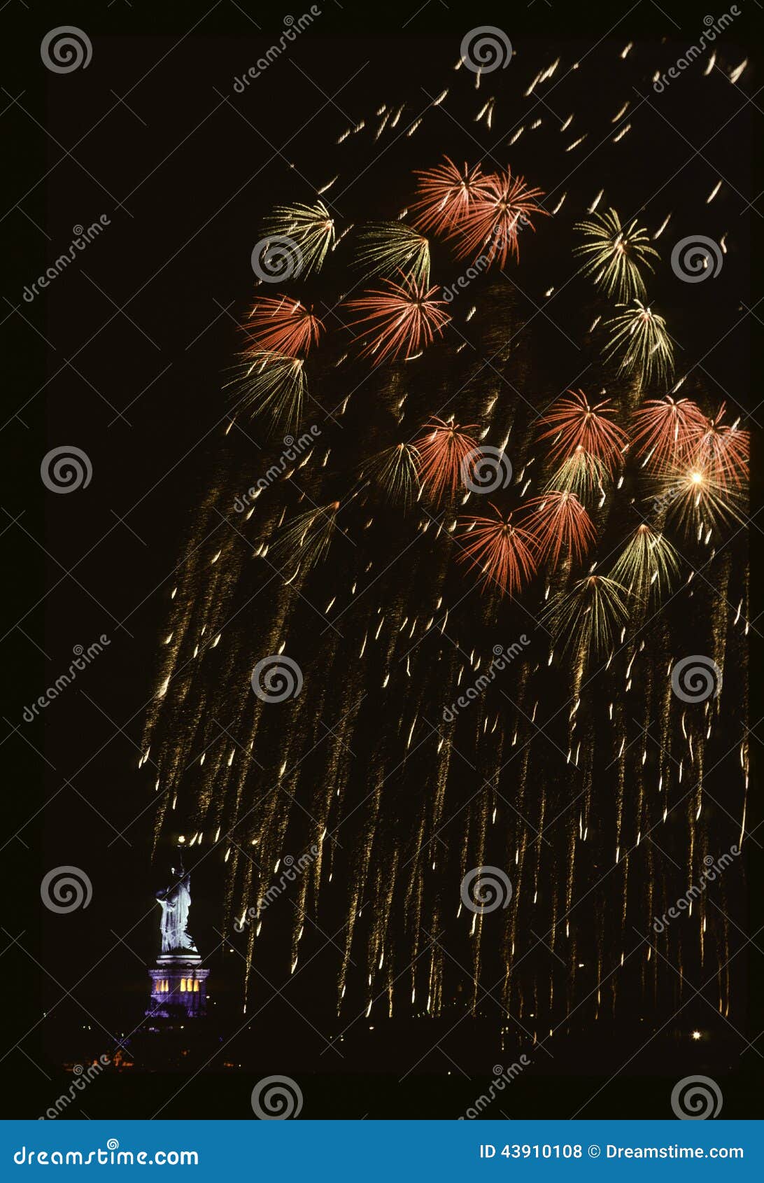 Fireworks at the Statue of LIberty Stock Photo - Image of harbor ...