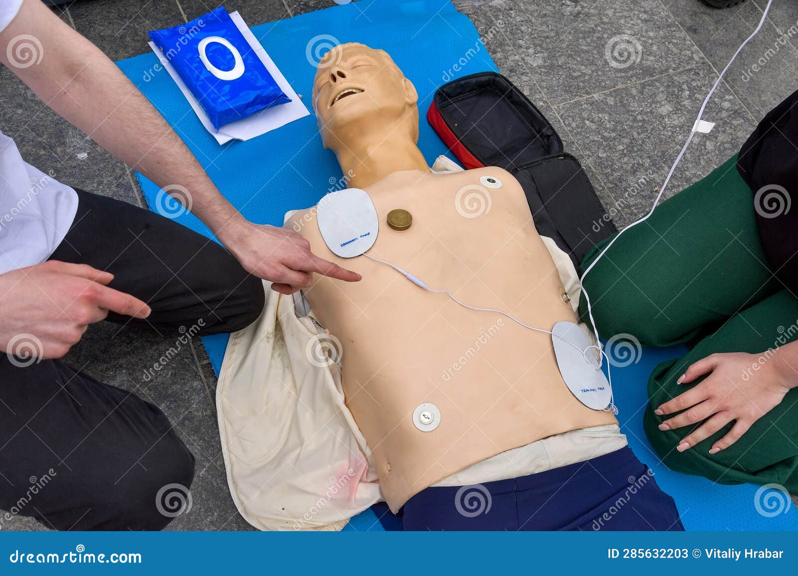 First-aider Practicing Chest Compressions Stock Image - Image of ...