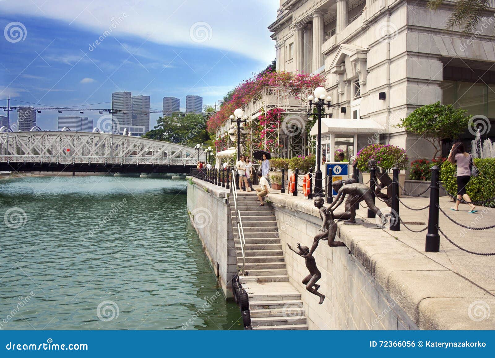 The First Generation Sculpture at the Singapore River, Singapor ...