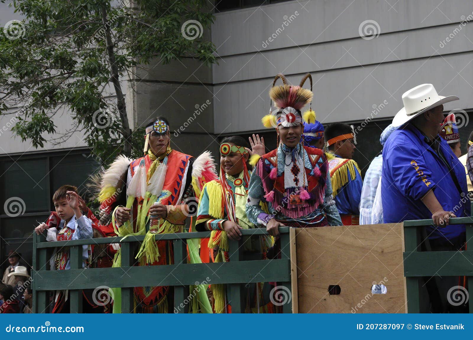 First Nations People in the Calgary Stampede Editorial Photography ...