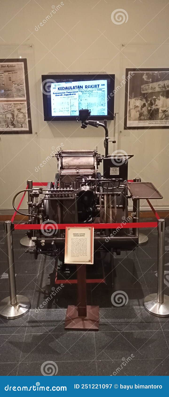 First Newspaper Printing Machine in Jogjakarta Museum Editorial ...