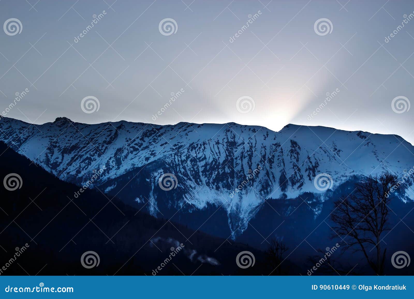 The First Rays of the Morning Sun in the Mountains Stock Image - Image ...