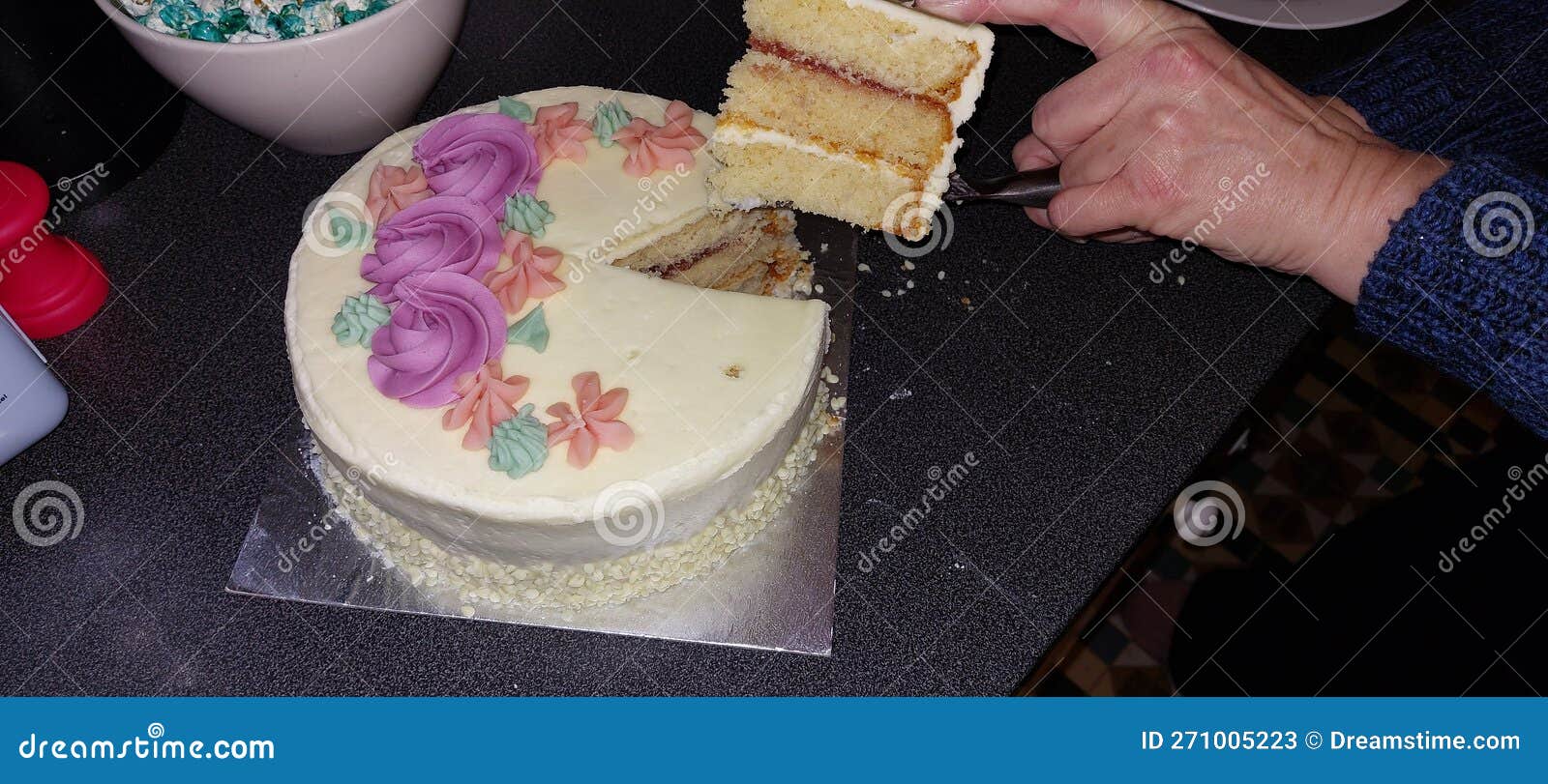 First Slice of Birthday Cake Stock Image - Image of cake, dessert: 271005223