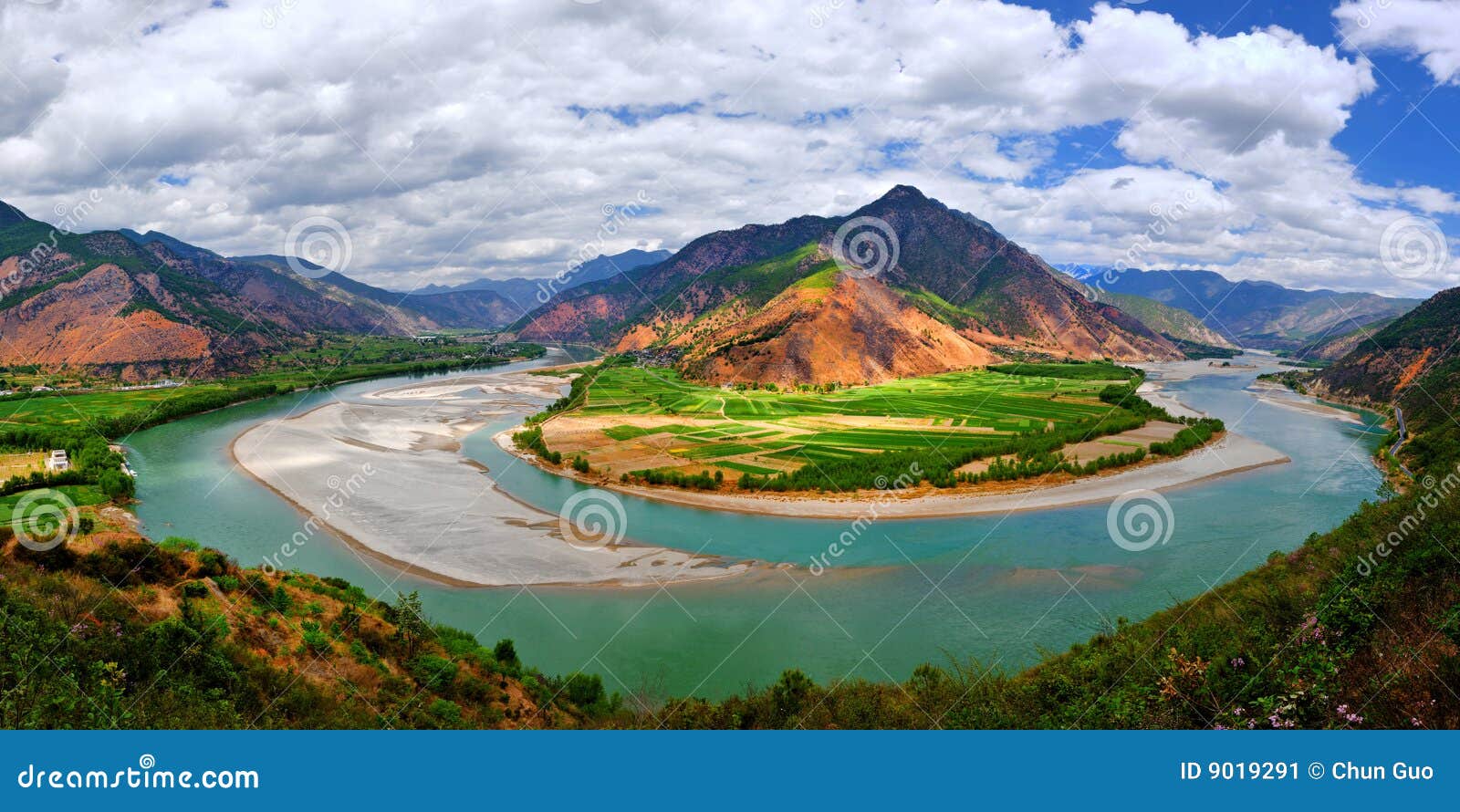 First Turn of Yangtze River Stock Image - Image of river, cloudscape ...
