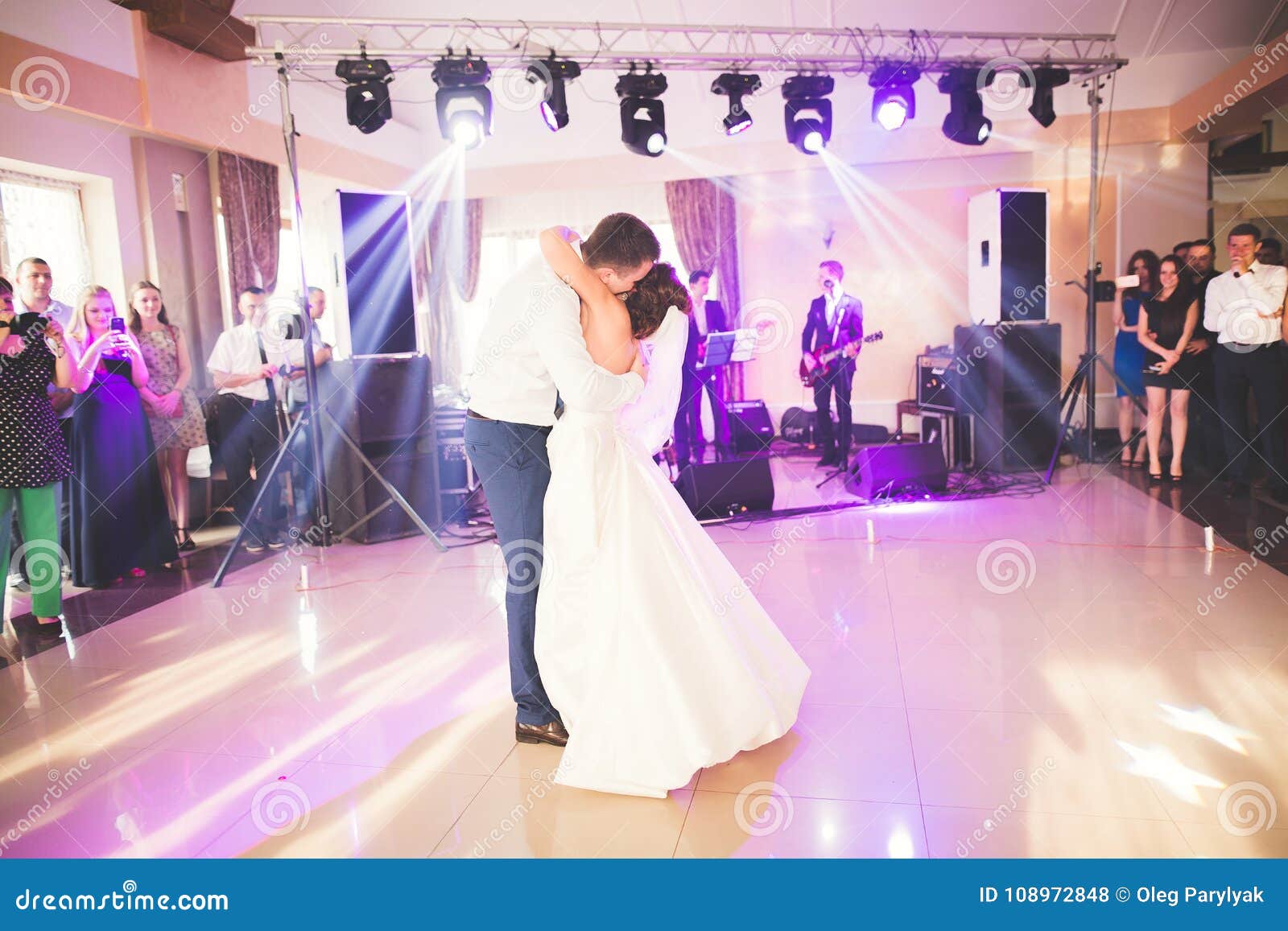 First Wedding Dance of Newlywed Couple in Restaurant Editorial Stock ...