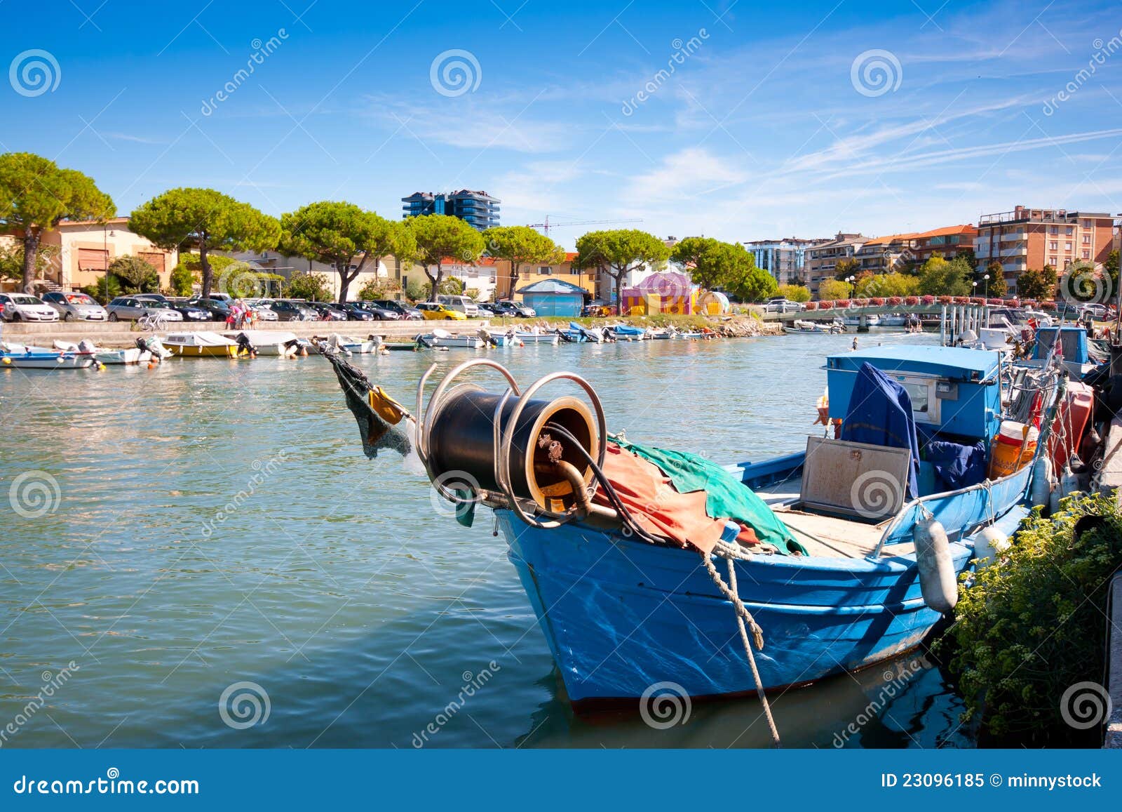 Fischerboot in Italien stockbild. Bild von boot, kanal - 23096185