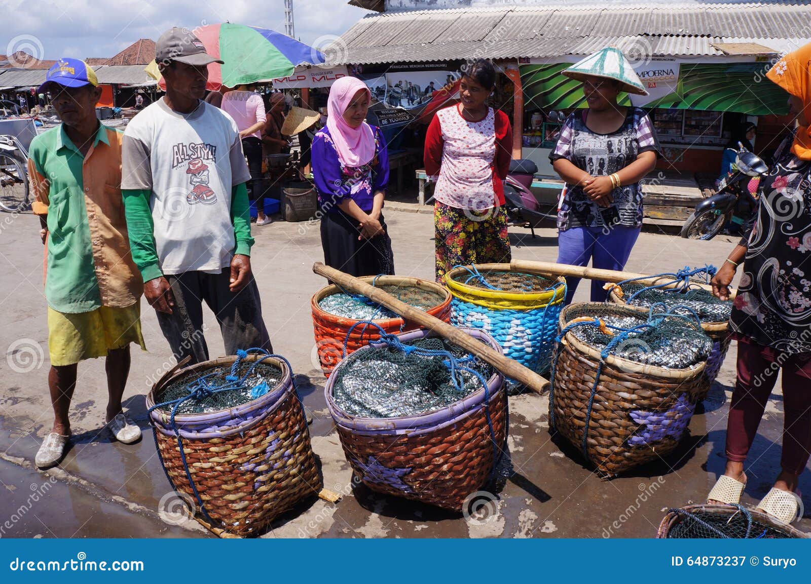 Fish auction editorial photography. Image of vendor, java - 64873237