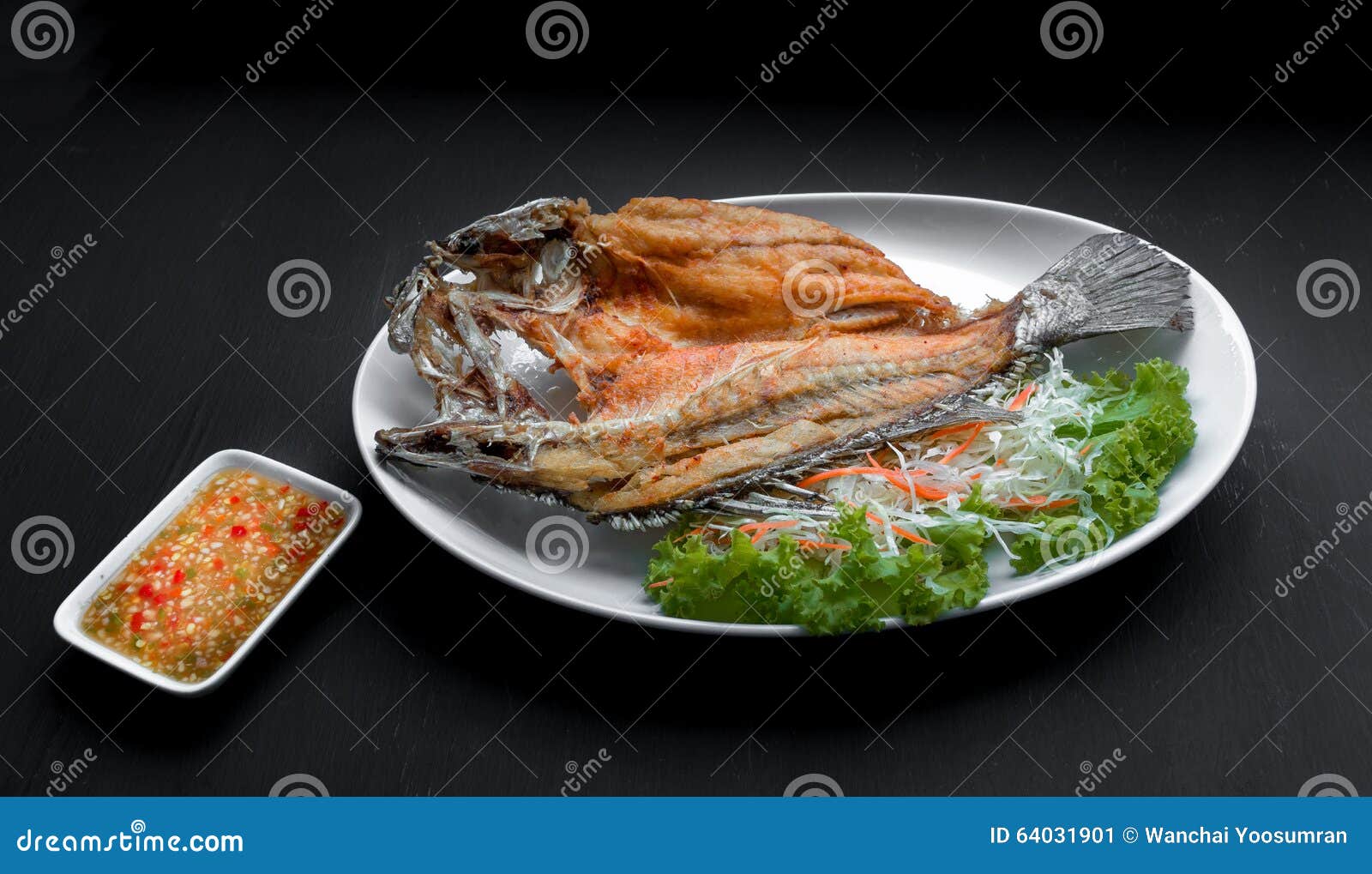 Fish Dish - Dee[ Fried Snapper Fish Eat with Spicy Sauce Stock Image ...
