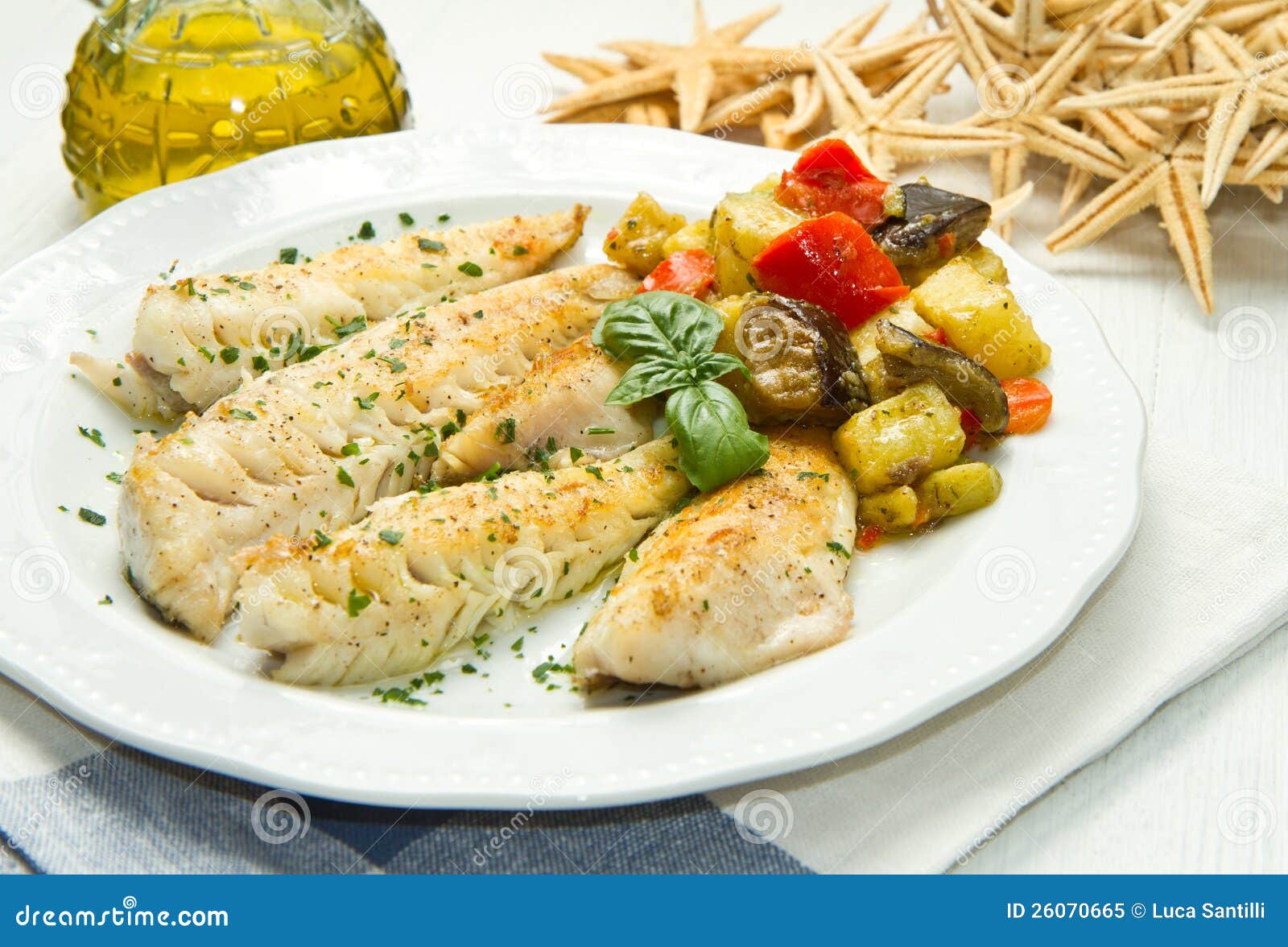 Fish Fillet with Vegetables Stock Image - Image of leaf, fresh: 26070665
