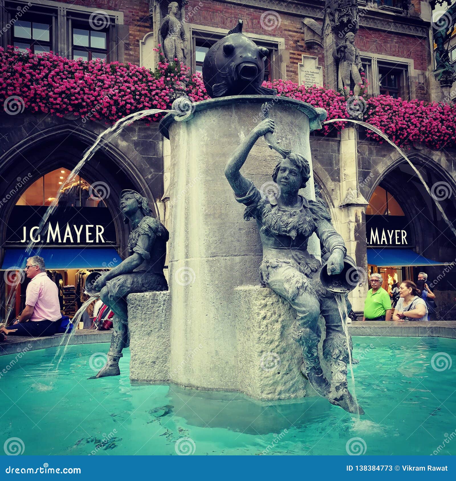 Fish Fountain editorial stock photo. Image of munich - 138384773