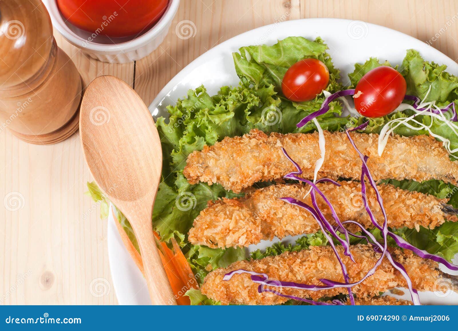 Fish fry in plate on wood stock photo. Image of cuisine - 69074290