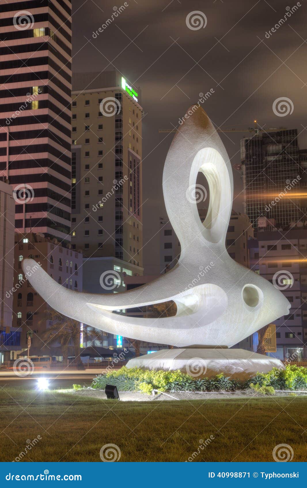 Fish Monument in Manama, Bahrain Editorial Photo - Image of corniche ...