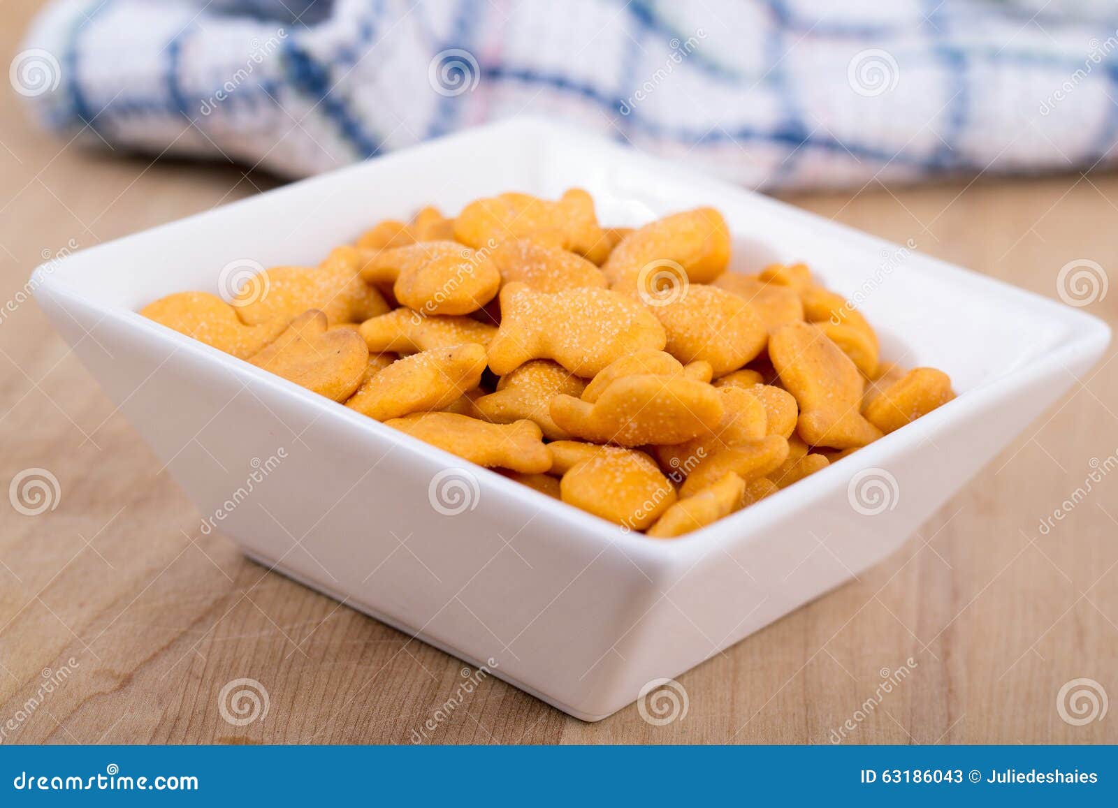 Fish Shaped Cheddar Crackers Stock Image - Image of fish, studio: 63186043