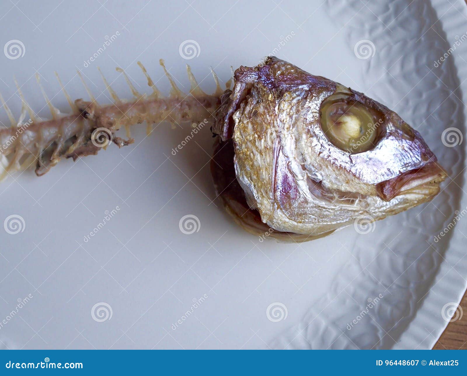 Fishbone in a Beautiful Plate Stock Image - Image of eaten, seafood ...