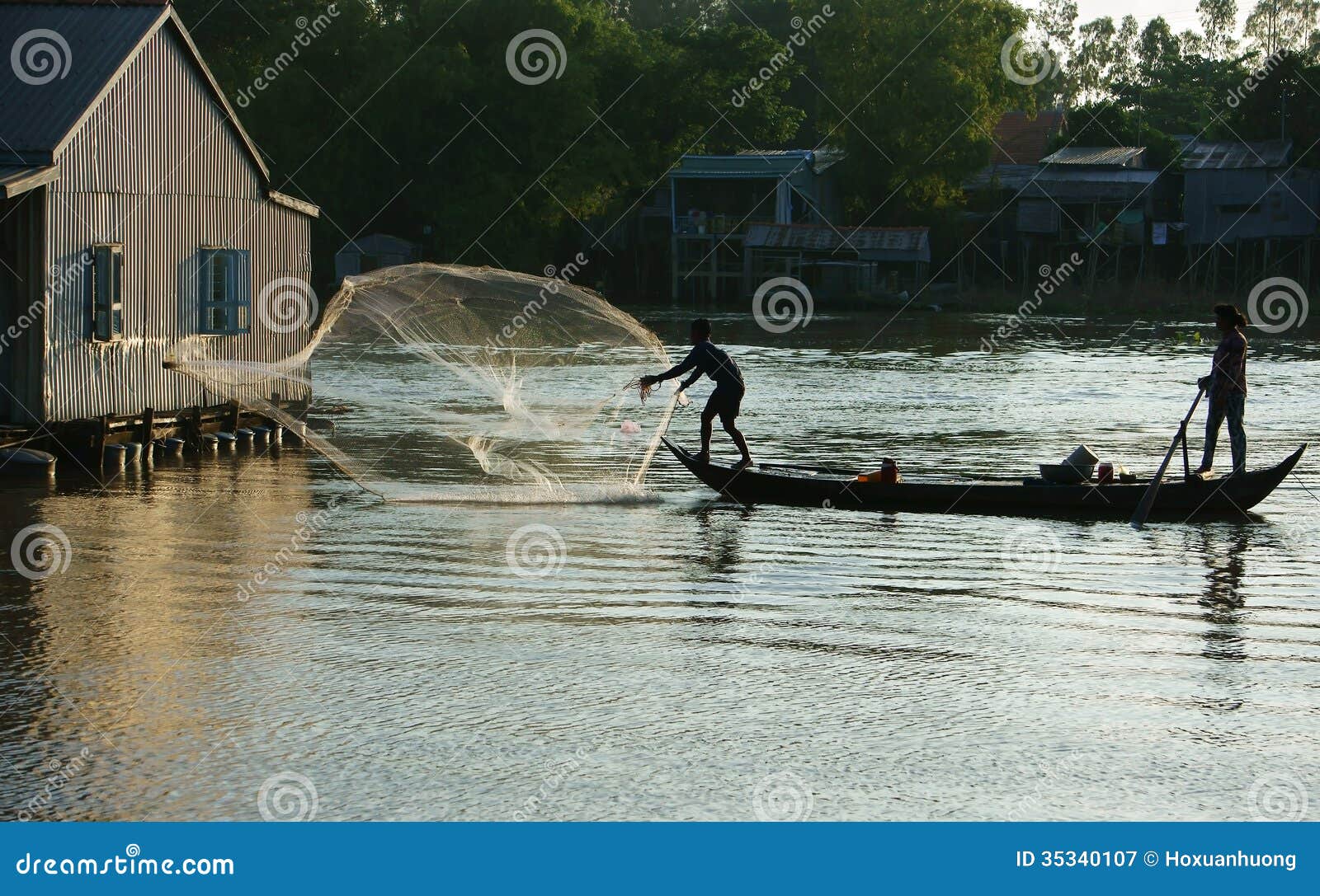 Fisherman Cast a Net on River Editorial Photography - Image of motion ...