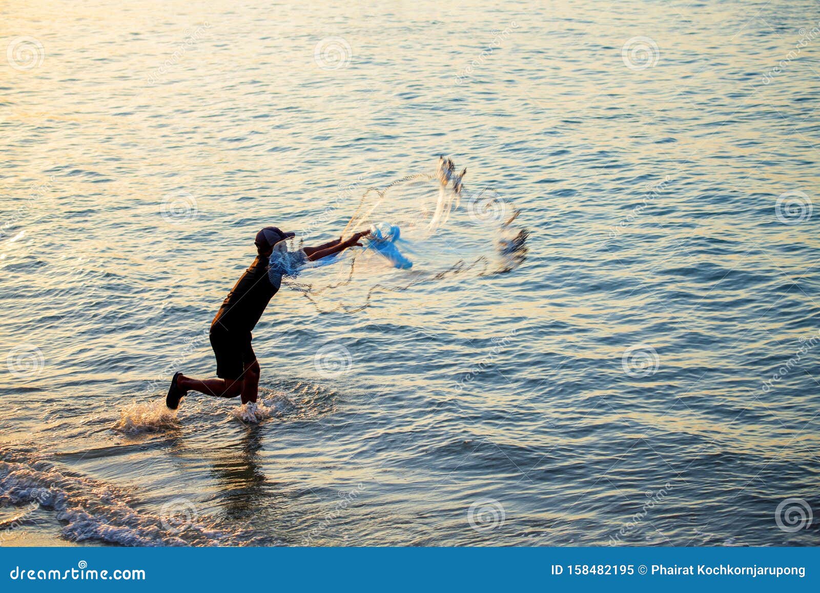 The Fisherman Cast a Net the Sea Editorial Image - Image of fisherman ...