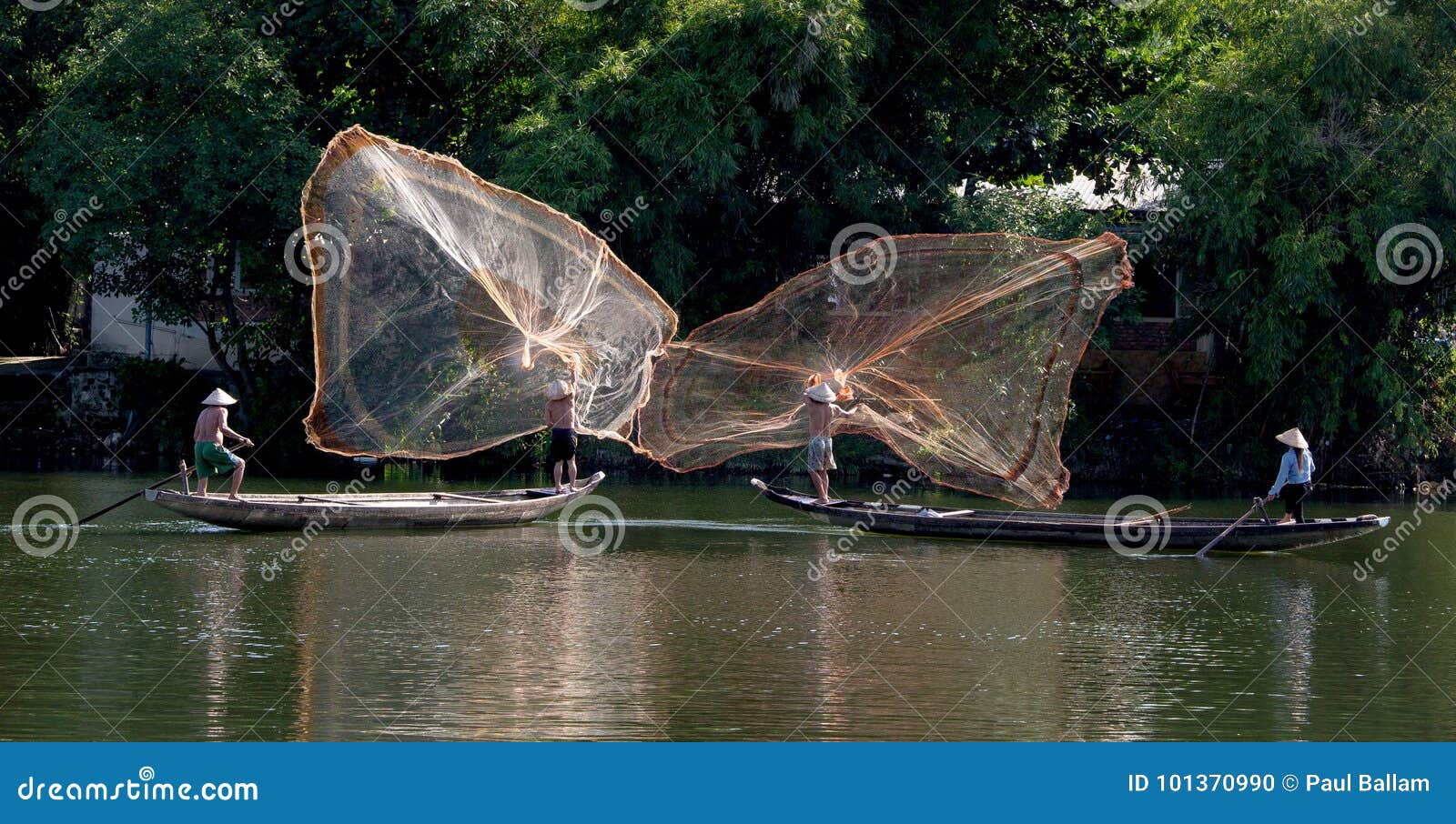 Casting Nets from River Boats, Hue, Vietnam Editorial Image - Image of ...