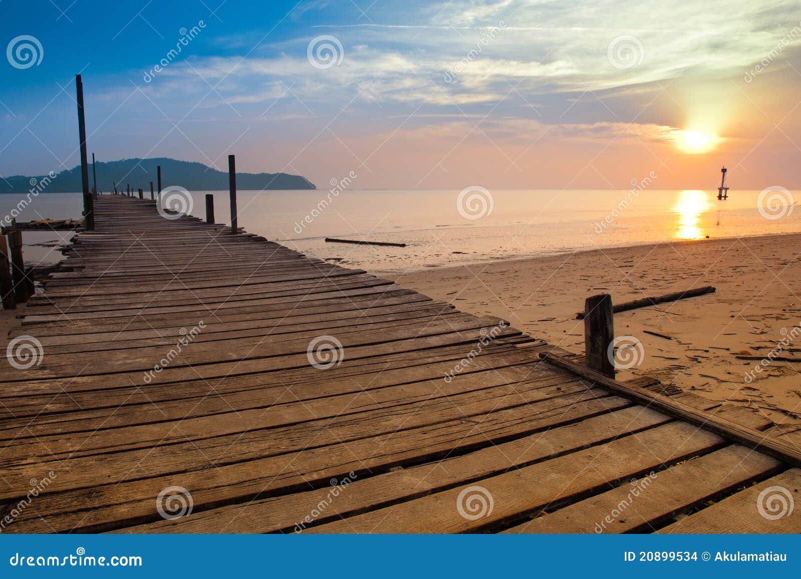 A Fishermen Jetty with Sunset Stock Photo - Image of kedah, ocean: 20899534