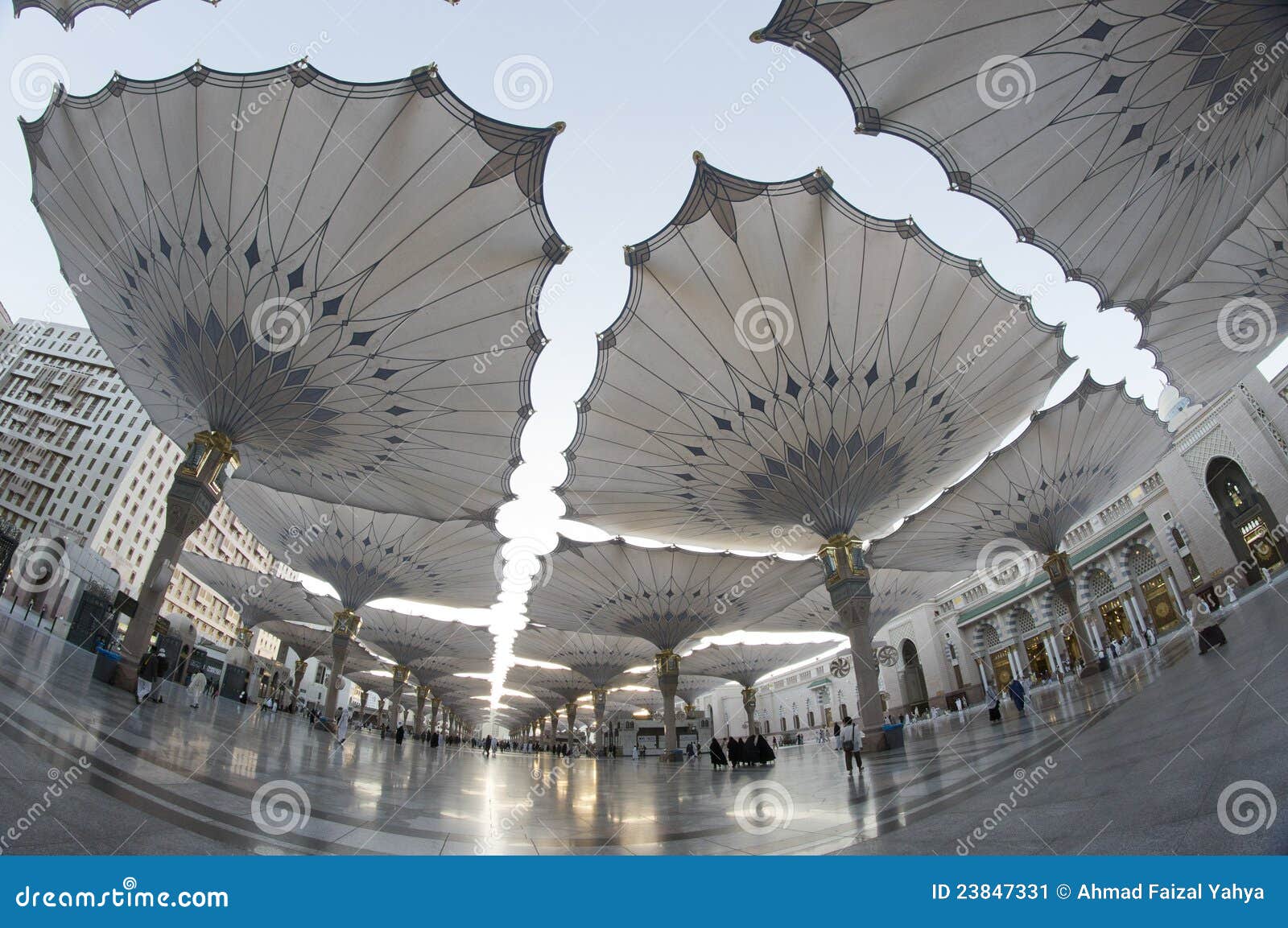 Fisheye View Of Giant Umbrellas At Masjid Nabawi Editorial Photo ...