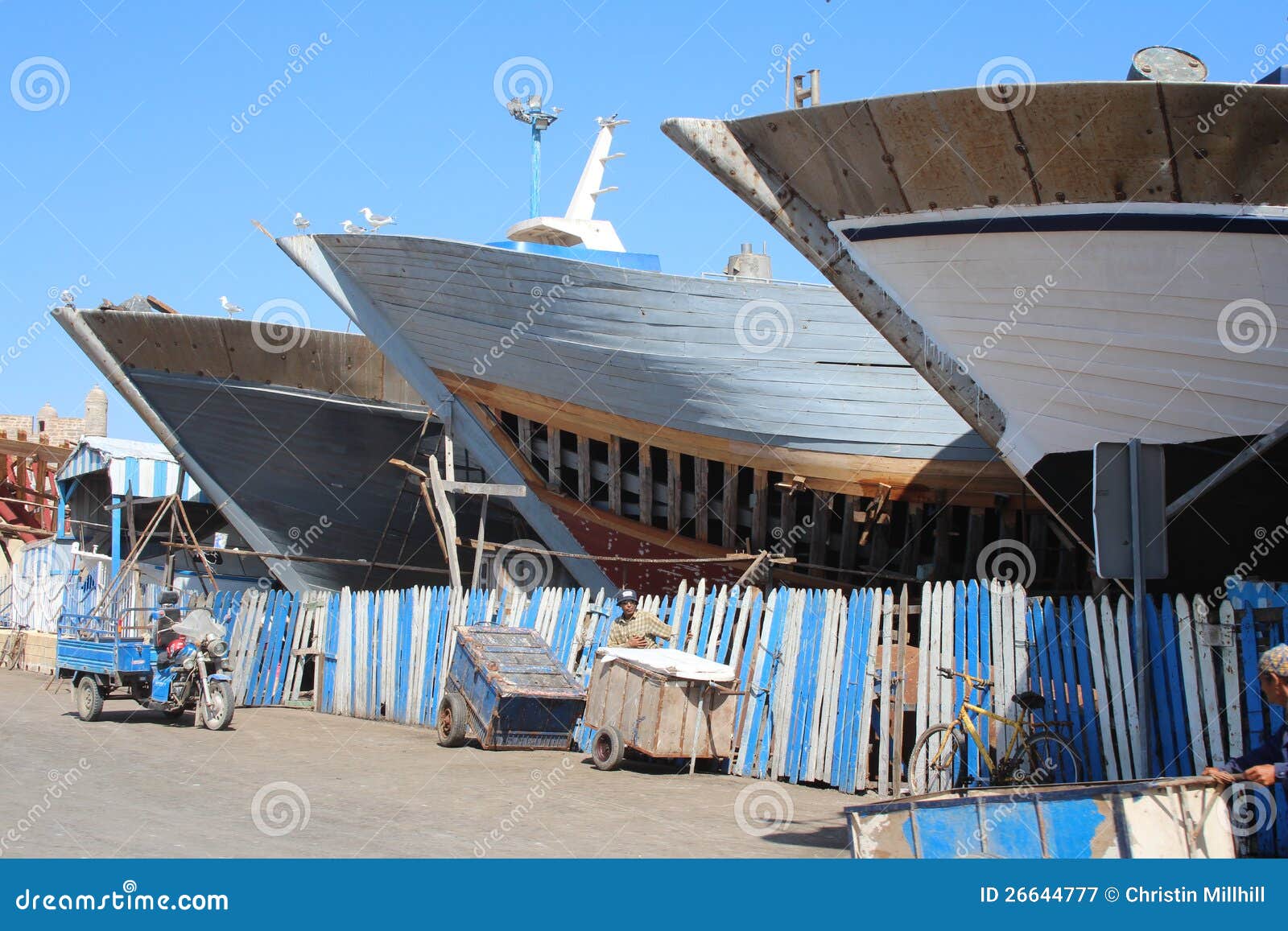 Fishing Boat Construction editorial photography. Image of hull - 26644777