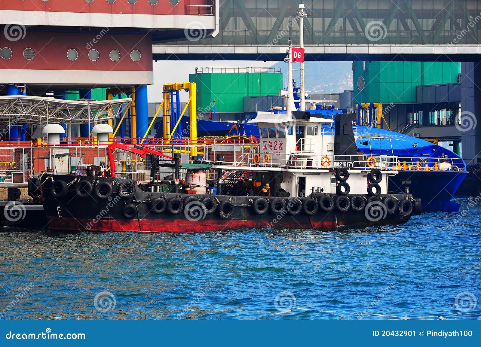 Fishing Boat & Hydrofoil Editorial Photo - Image of kong, ferry: 20432901