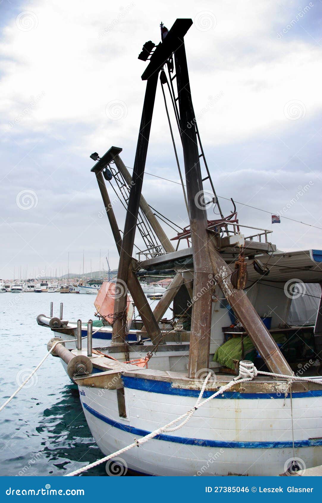 Fishing Boat in Port, Harbor Stock Photo - Image of ocean, harbor: 27385046