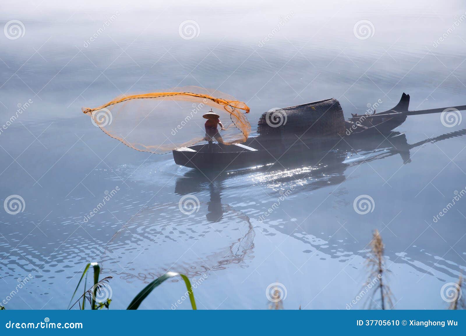 Fishing on the Dongjiang Lake Stock Photo - Image of asia, freshwater ...
