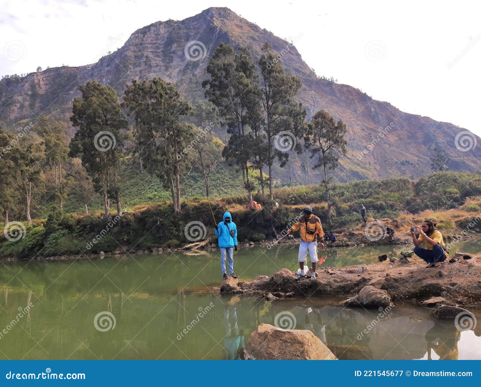 Fishing in the segare anak editorial photography. Image of mancing ...