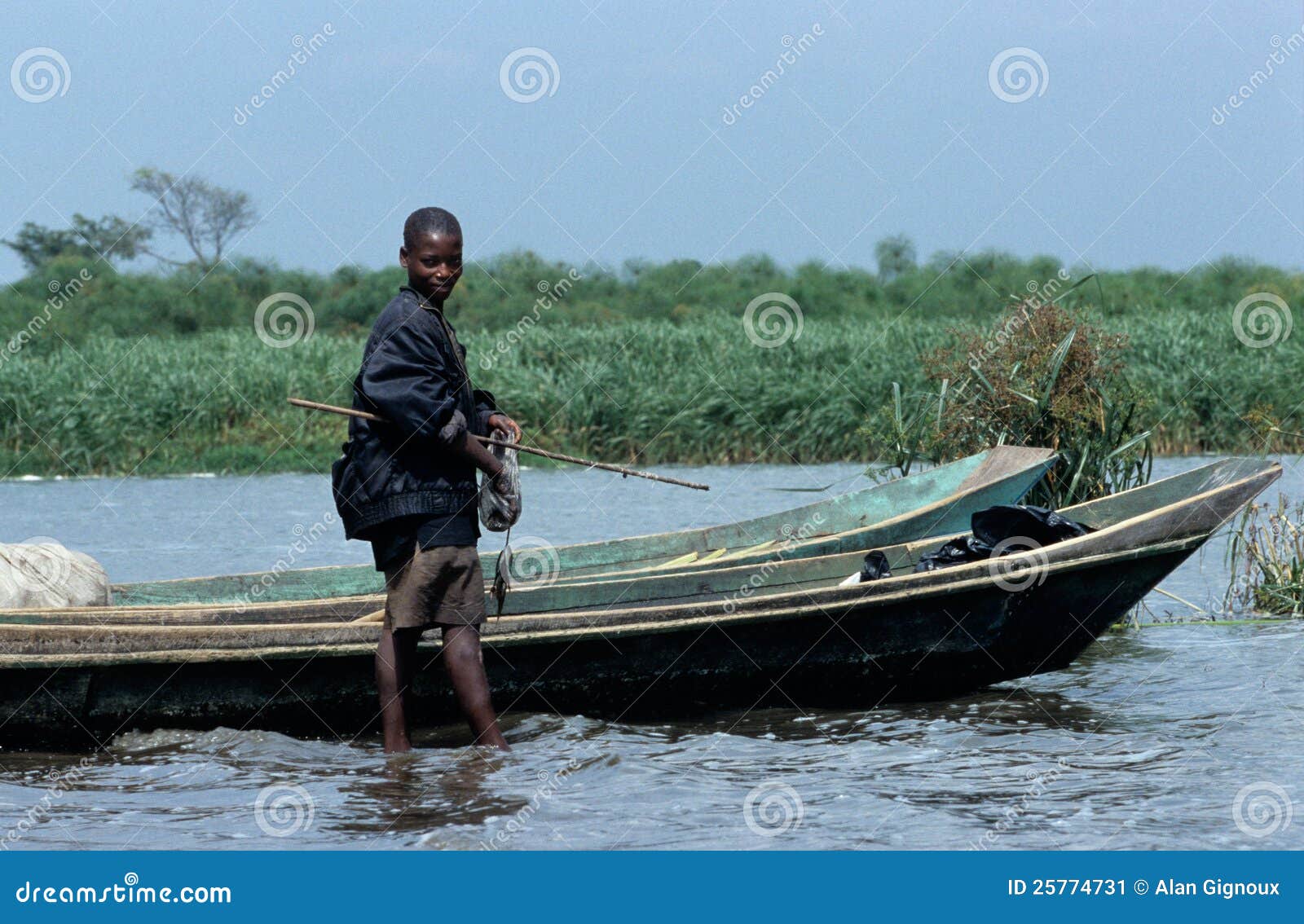 Fishing in Uganda editorial photo. Image of catching - 25774731