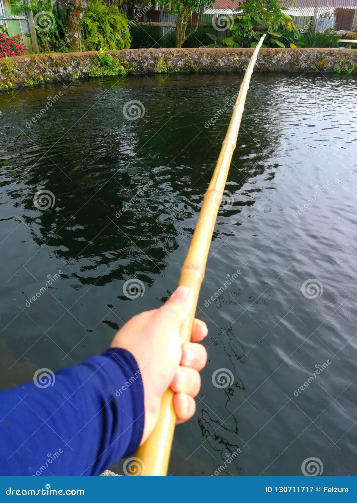 Fiske forell fotografering för bildbyråer. Bild av sjö - 130711717