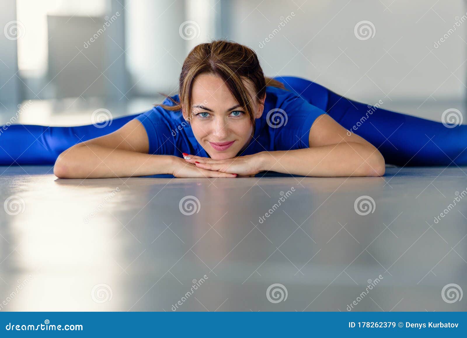 Fit woman in split stock image. Image of club, care - 178262379
