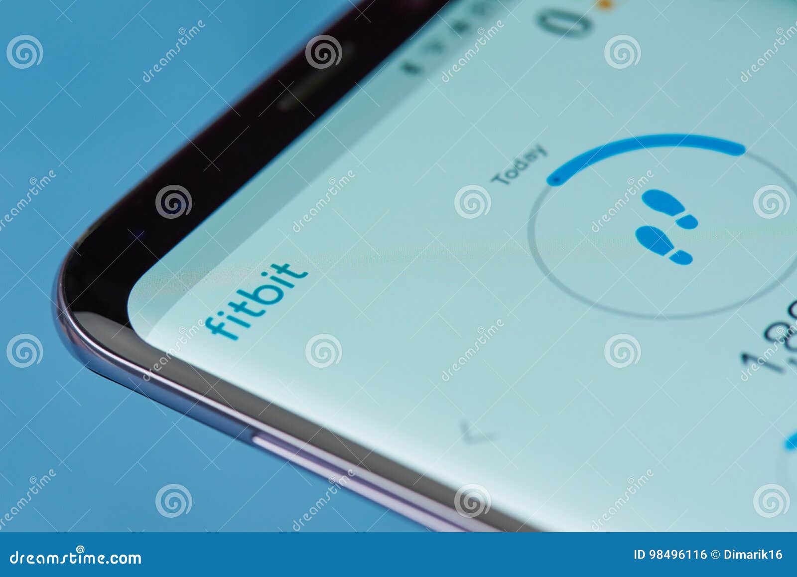 Fitbit application menu editorial photo. Image of application - 98496116
