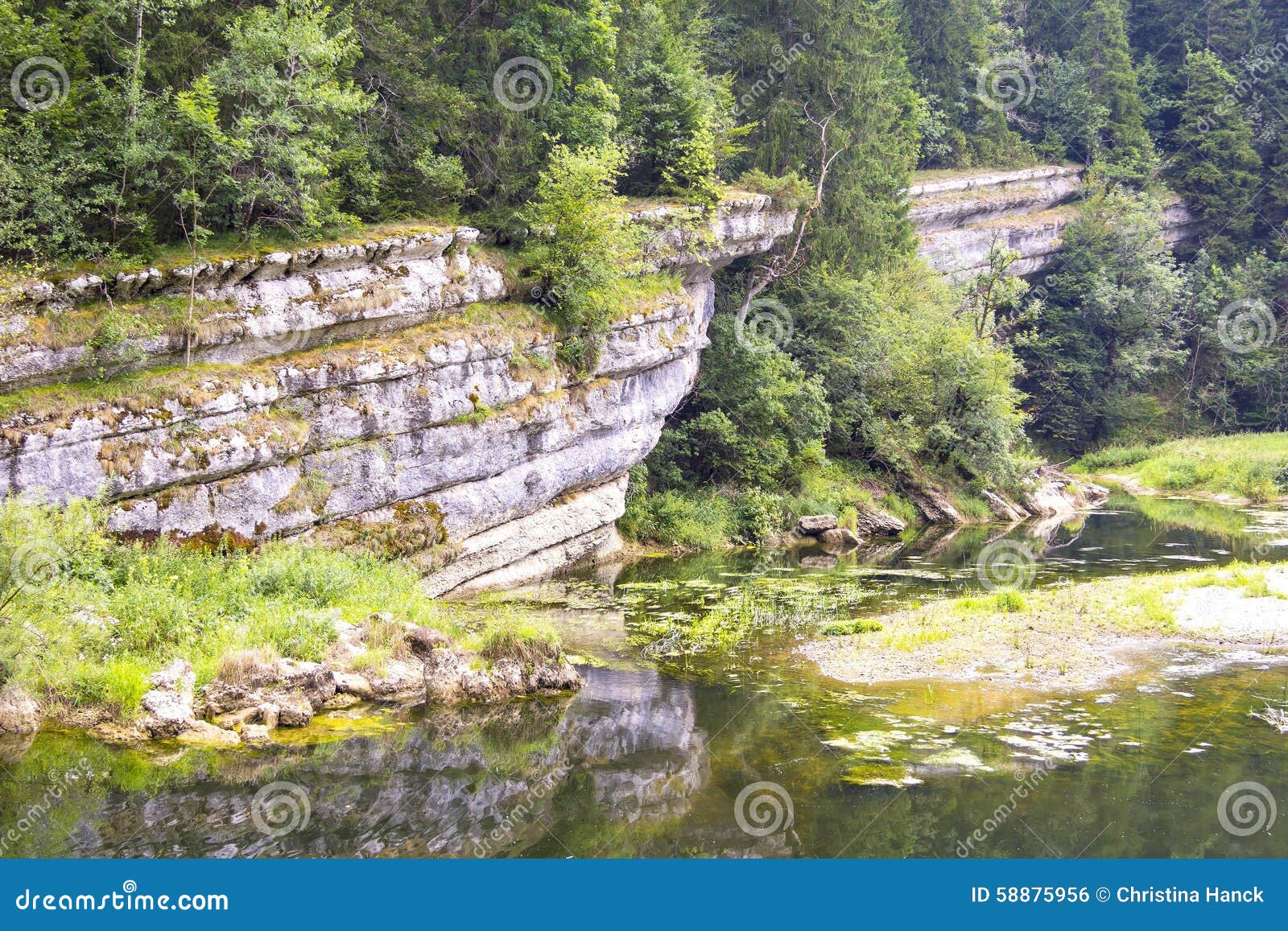 Fiume il Doubs fotografia stock. Immagine di roccia, esterno - 58875956