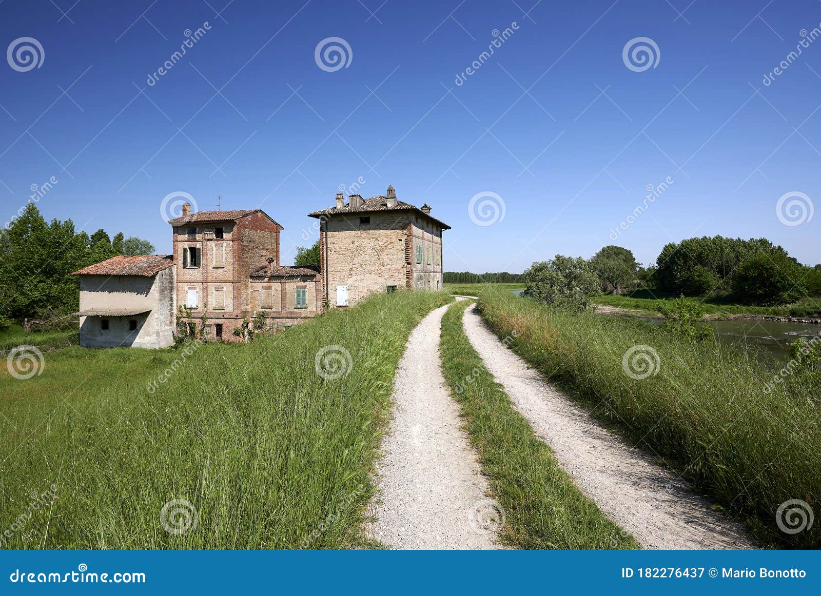 Fiume oglio stock image. Image of trekking, rural, cycle - 182276437