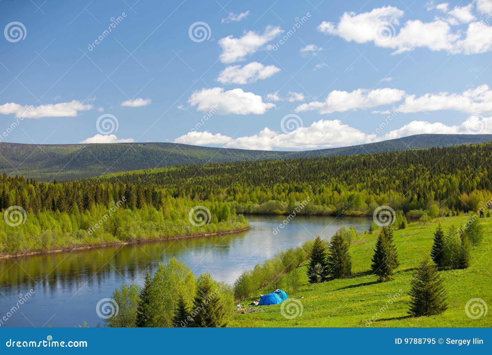 Fiume Vishera. Montagne Di Ural Immagine Stock - Immagine di bellezza ...