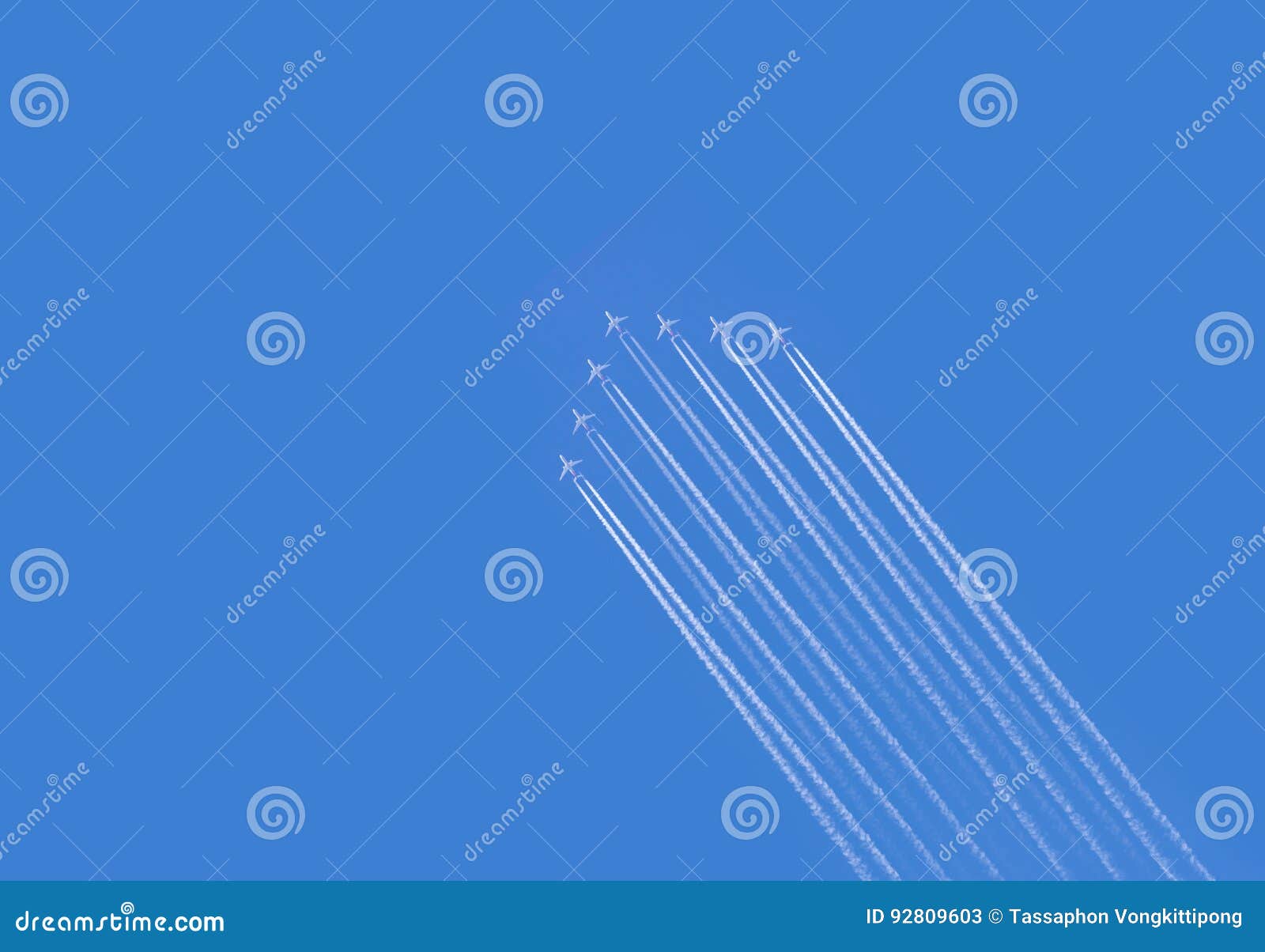 Five Airplanes Formation Contrail Stock Image - Image of travel ...