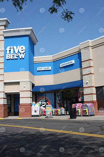 Five Below editorial stock image. Image of exit, front - 42754124