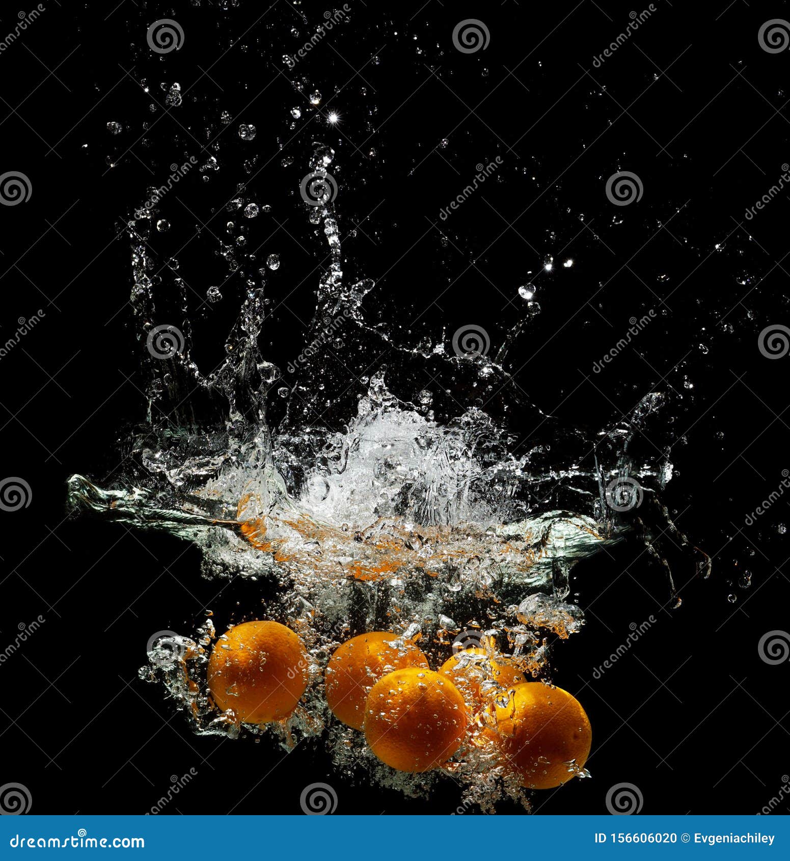 Fresh Oranges Falling in Water Stock Photo - Image of freshness ...