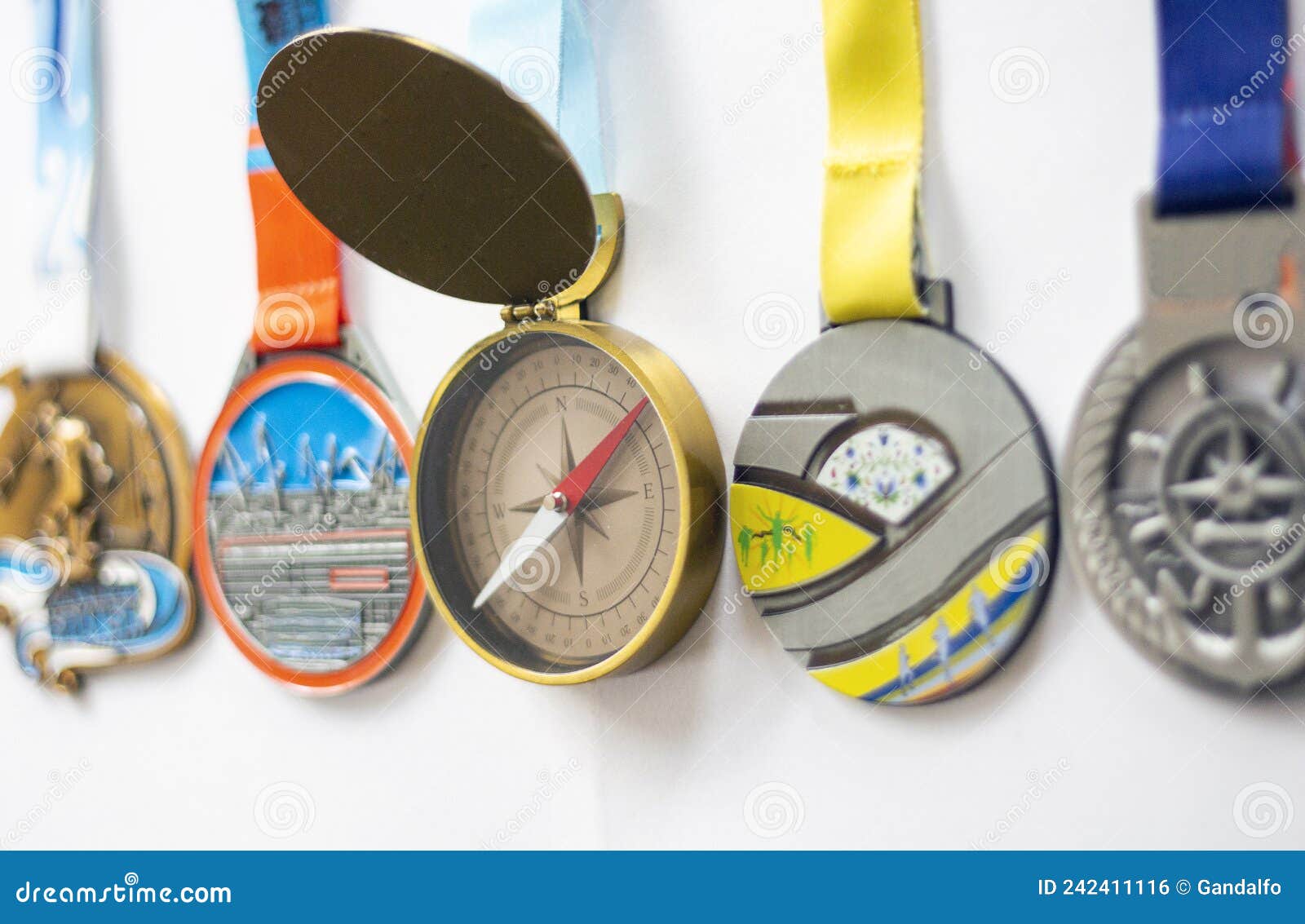 Motivation White Golden Compass Stock Photos - Free & Royalty-Free ...