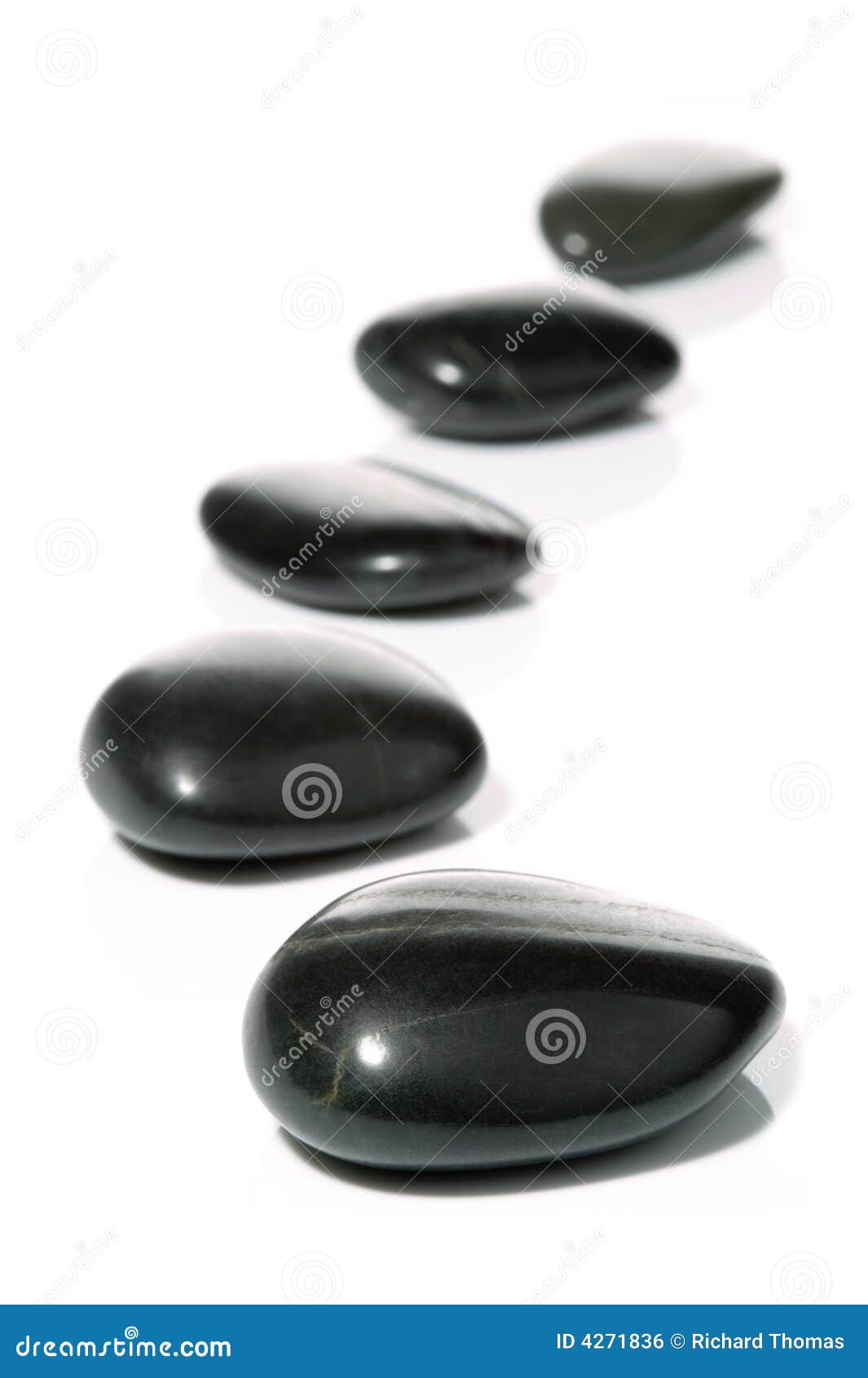 Pebbles Curve Stock Photo | CartoonDealer.com #42124104