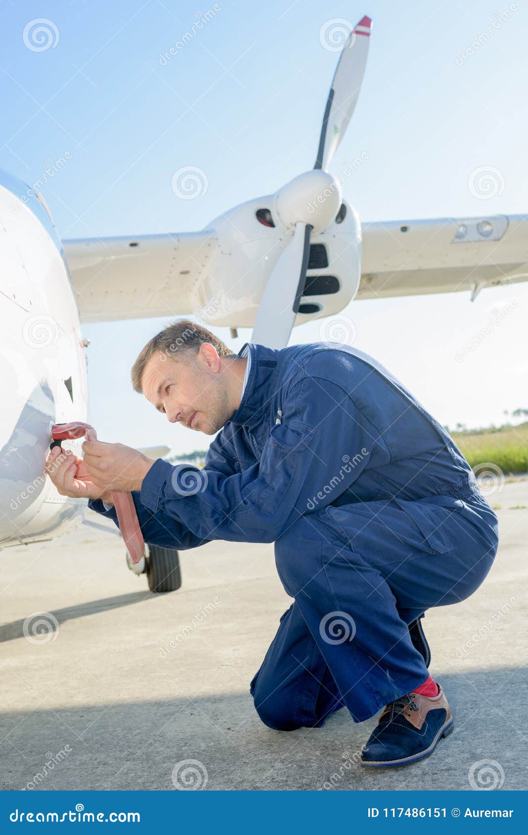 Fixing Aircraft`s Minor Defect Stock Image - Image of labor, fuel ...