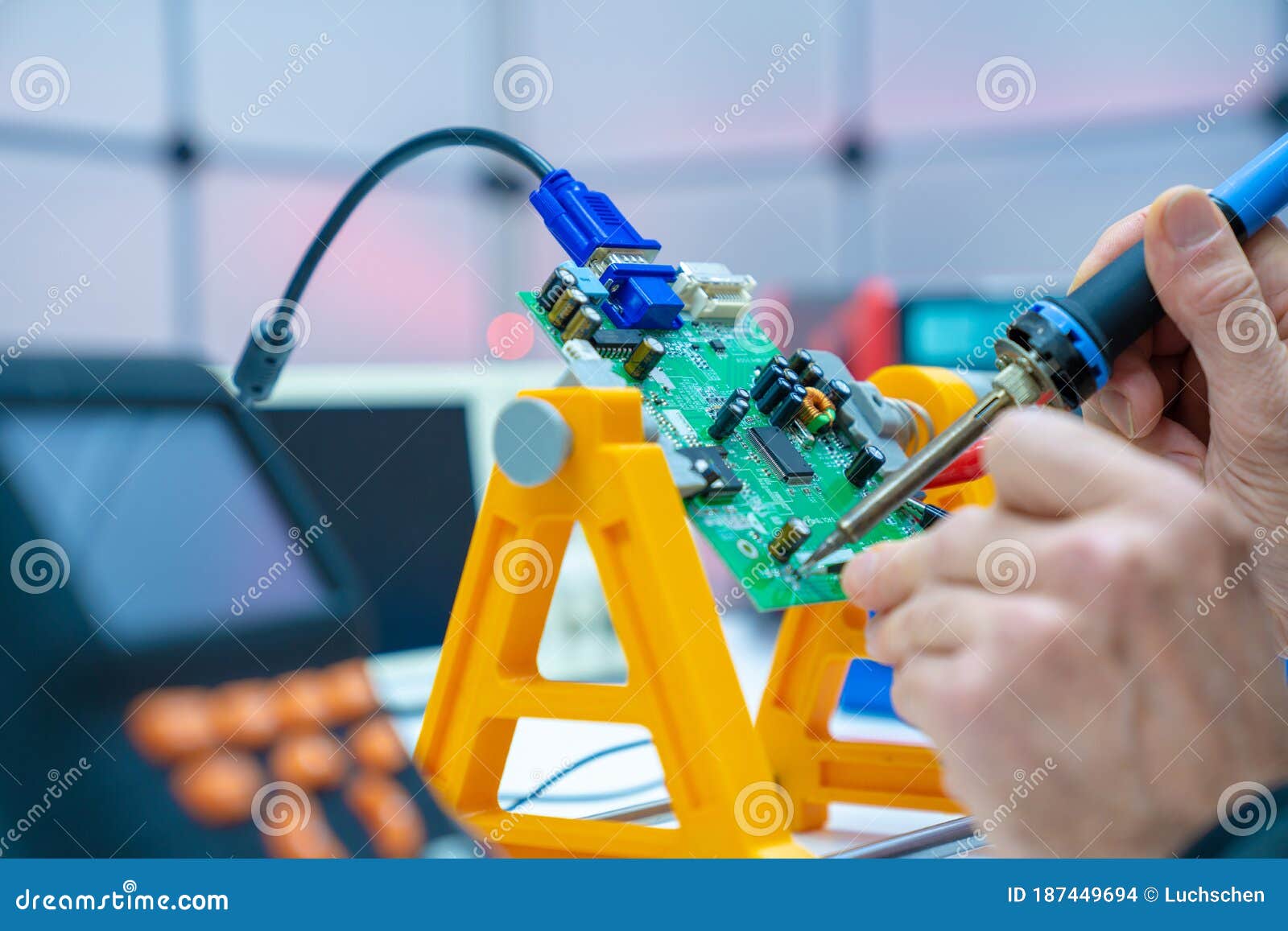 Fixing Electronics PCB Board in Service / Workbench with Electronics ...