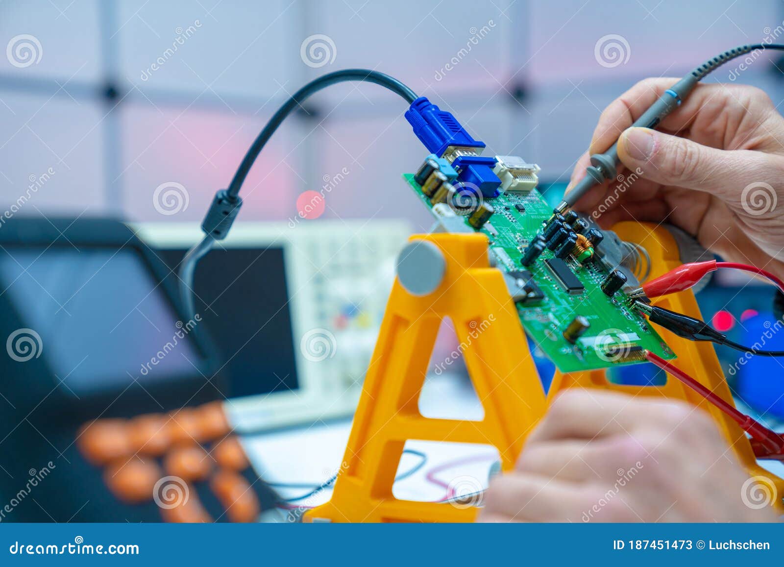 Fixing Electronics PCB Board in Service / Workbench with Electronics ...