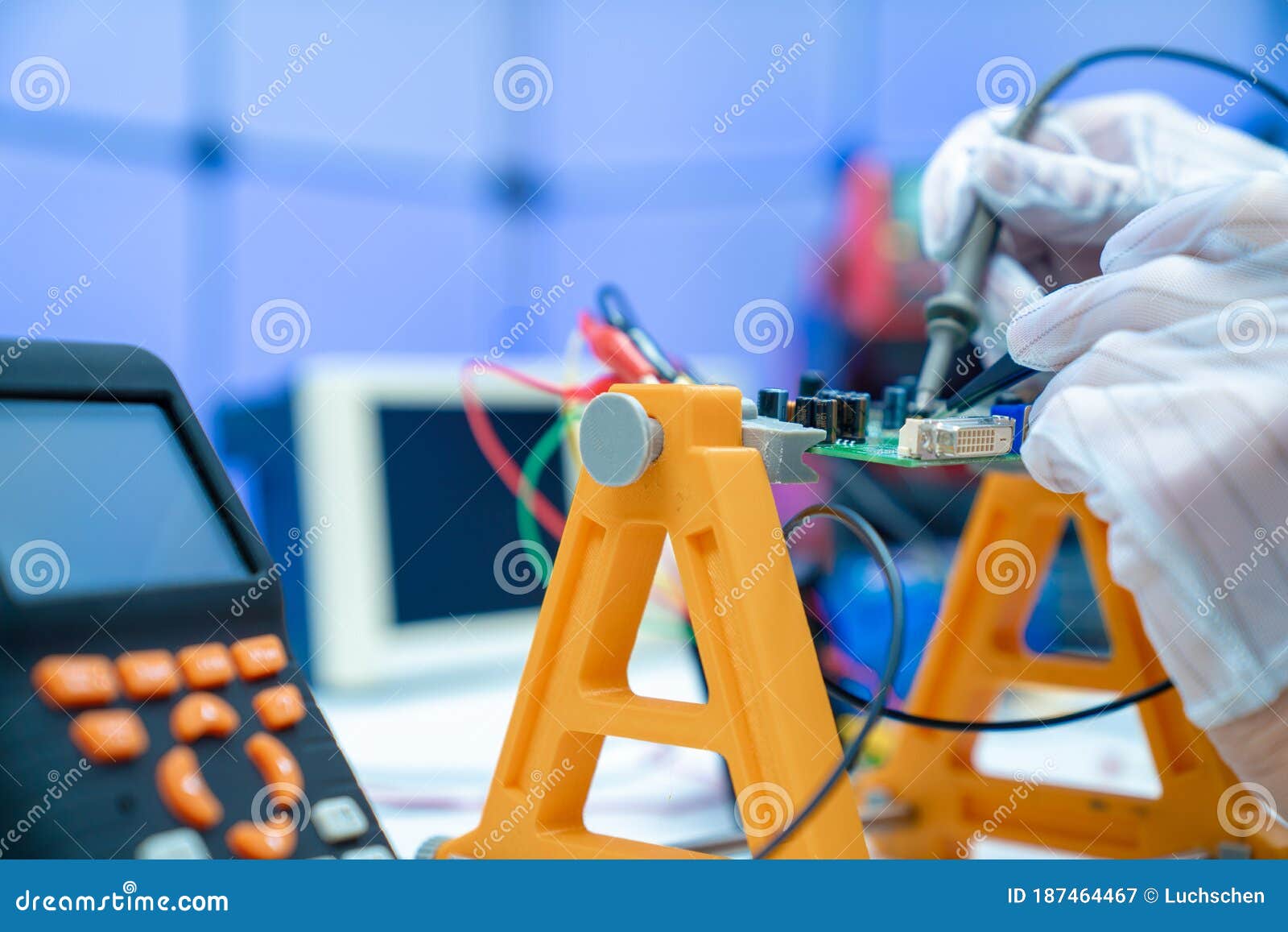 Fixing Electronics PCB Board in Service / Workbench with Electronics ...