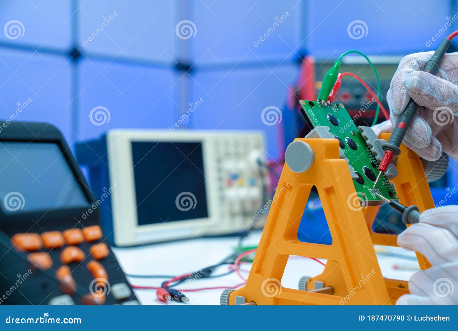 Fixing Electronics PCB Board in Service / Workbench with Electronics ...