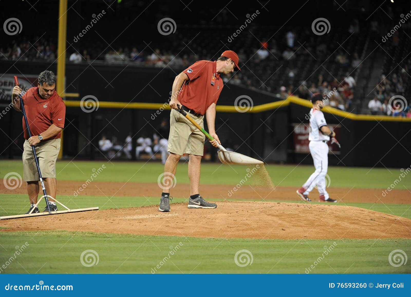 Fixing The Pitcher S Mound Editorial Image Image Of Diamondbacks